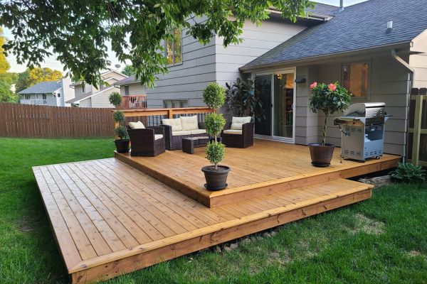 Floating Deck Benefits Over Concrete Slabs for Your Space